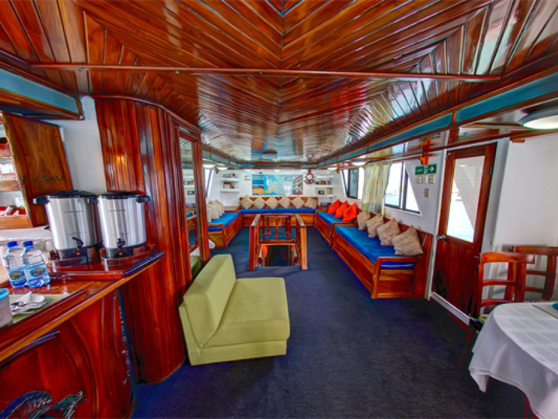 Delfin III - Photos, Cabins & Deck Plans - Luxury Vessels by Latin ...