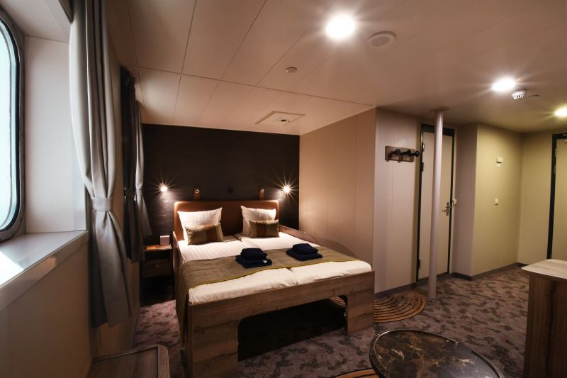 Book Plancius Cruise Ship - Photos, Deck Plans & Itineraries by ...